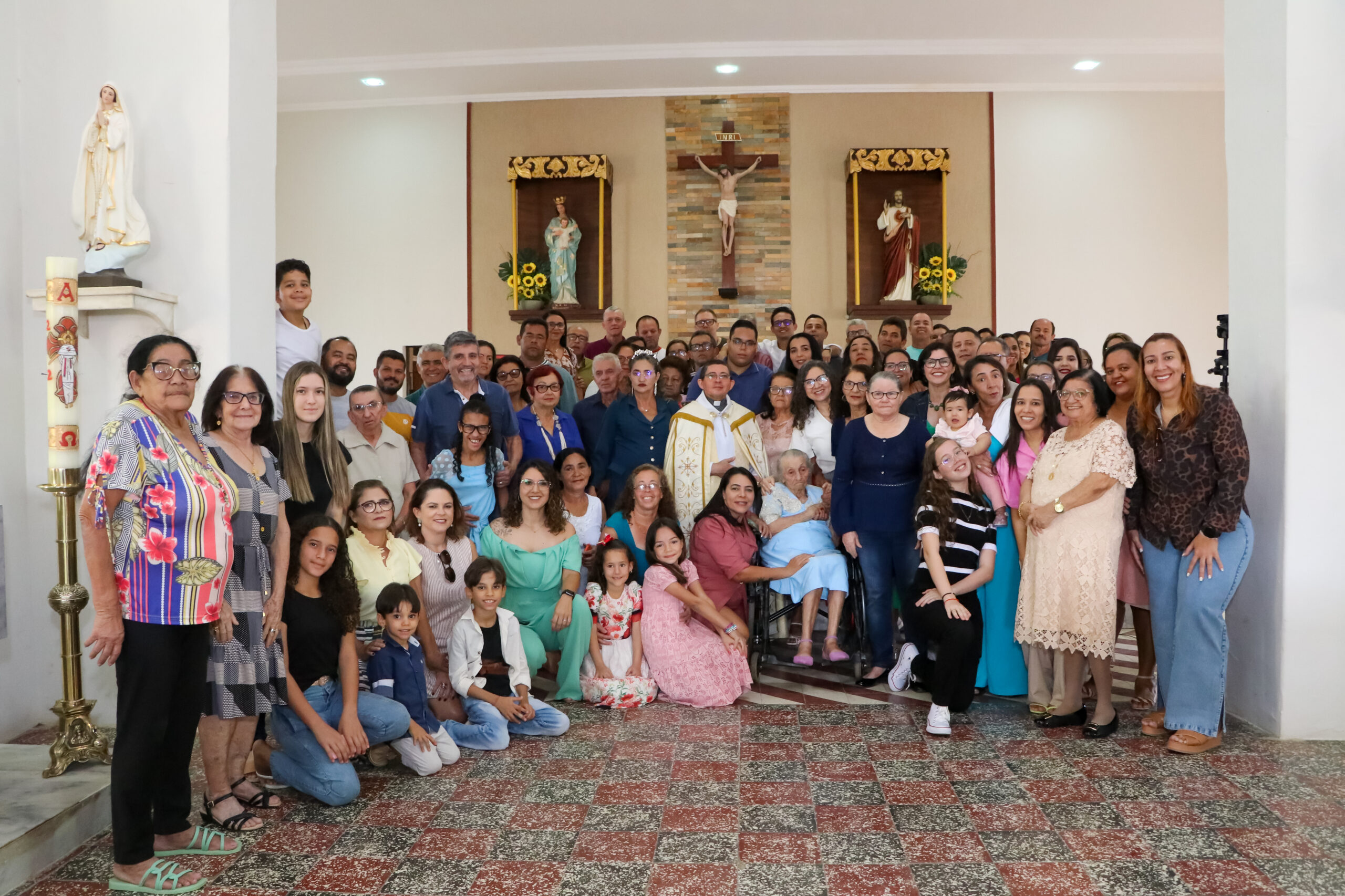 Dona Ângela: 100 anos de vida, história e religiosidade - Marcos Lima